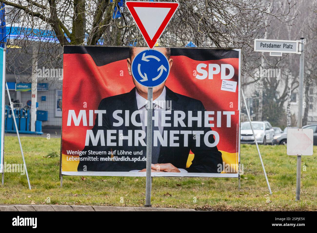 Wahlplakate zur Bundestagswahl 2025 in Bonn - 14.02.2025 Ein Plakat der ...