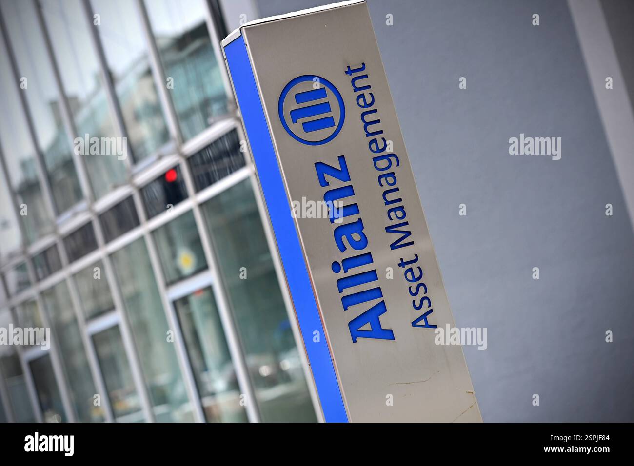 Firmenlogo der ALLIANZ, Allianz Logo,Schriftzug ALLIANZ SE. *** ALLIANZ company logo, Allianz ...