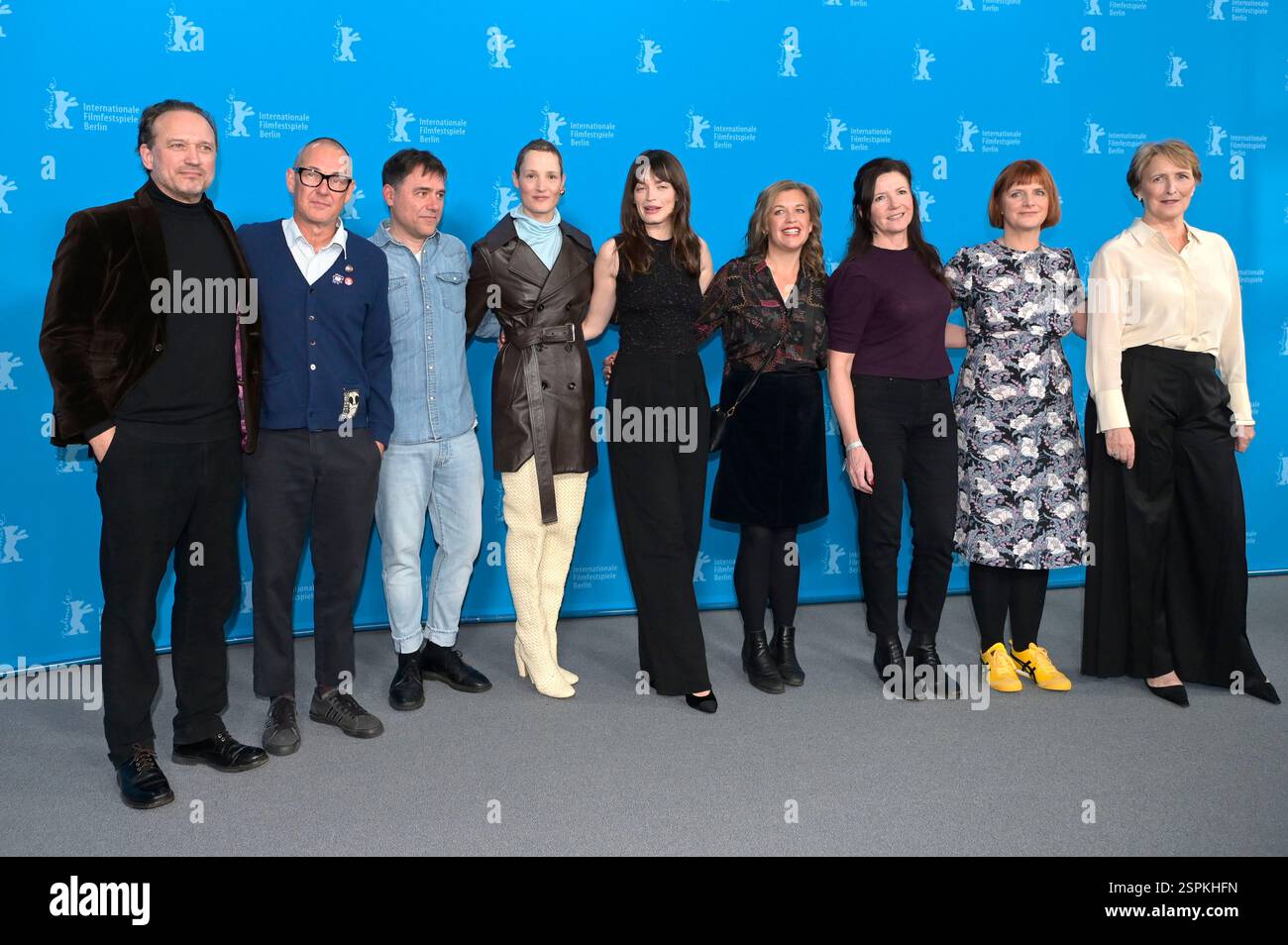 Vincent Perez, Christopher Blauvelt, Giorgos Karnavas, Vicky Krieps ...