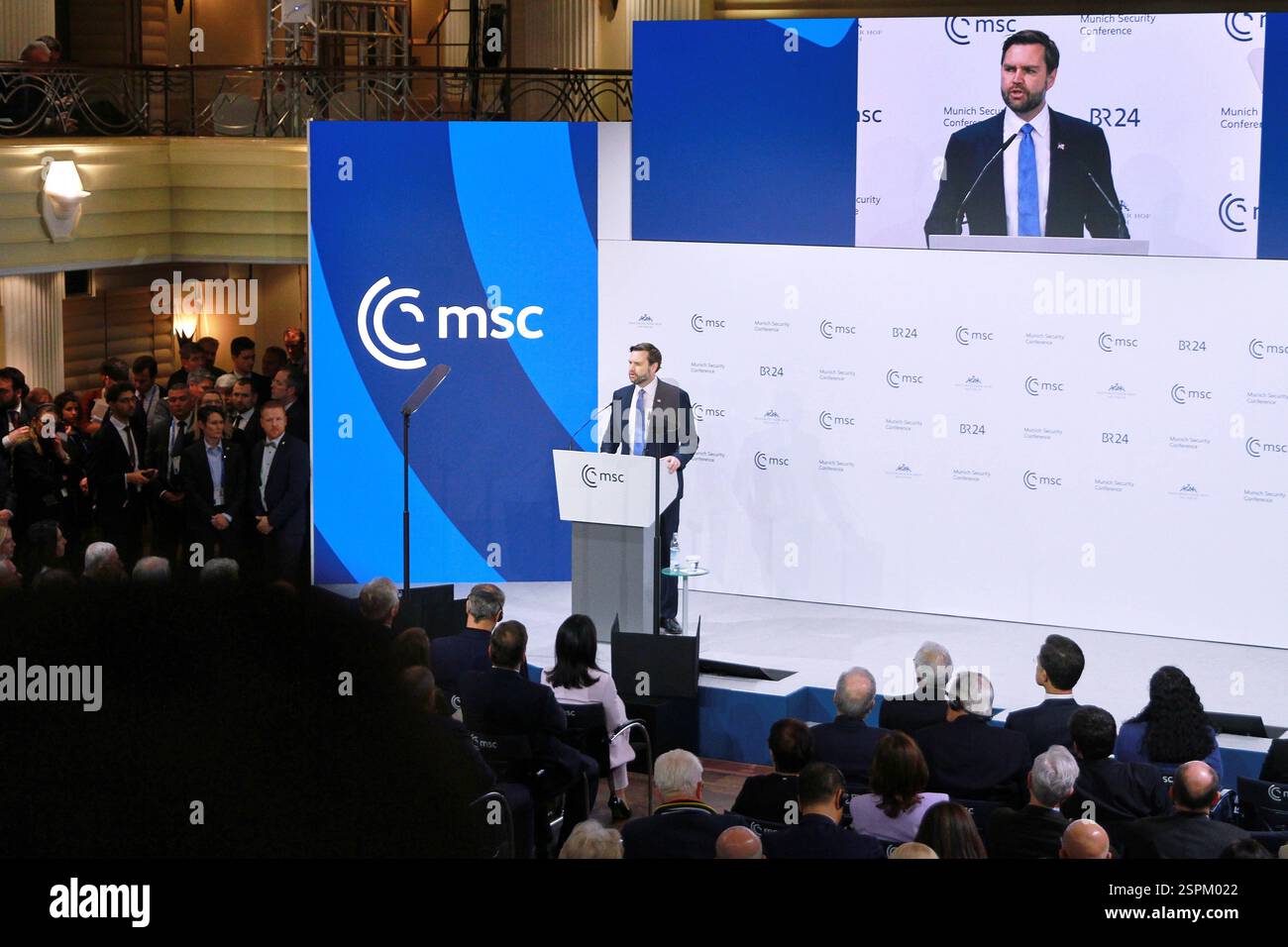 München, Bayern, Deutschland, 14.02.2025: Hotel Bayerischer Hof ...