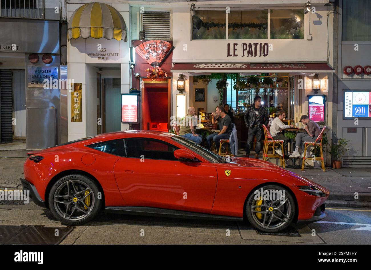 Ferrari, Le Patio Bar und Restaurant, Ausgehviertel Lan Kwai Fong ...