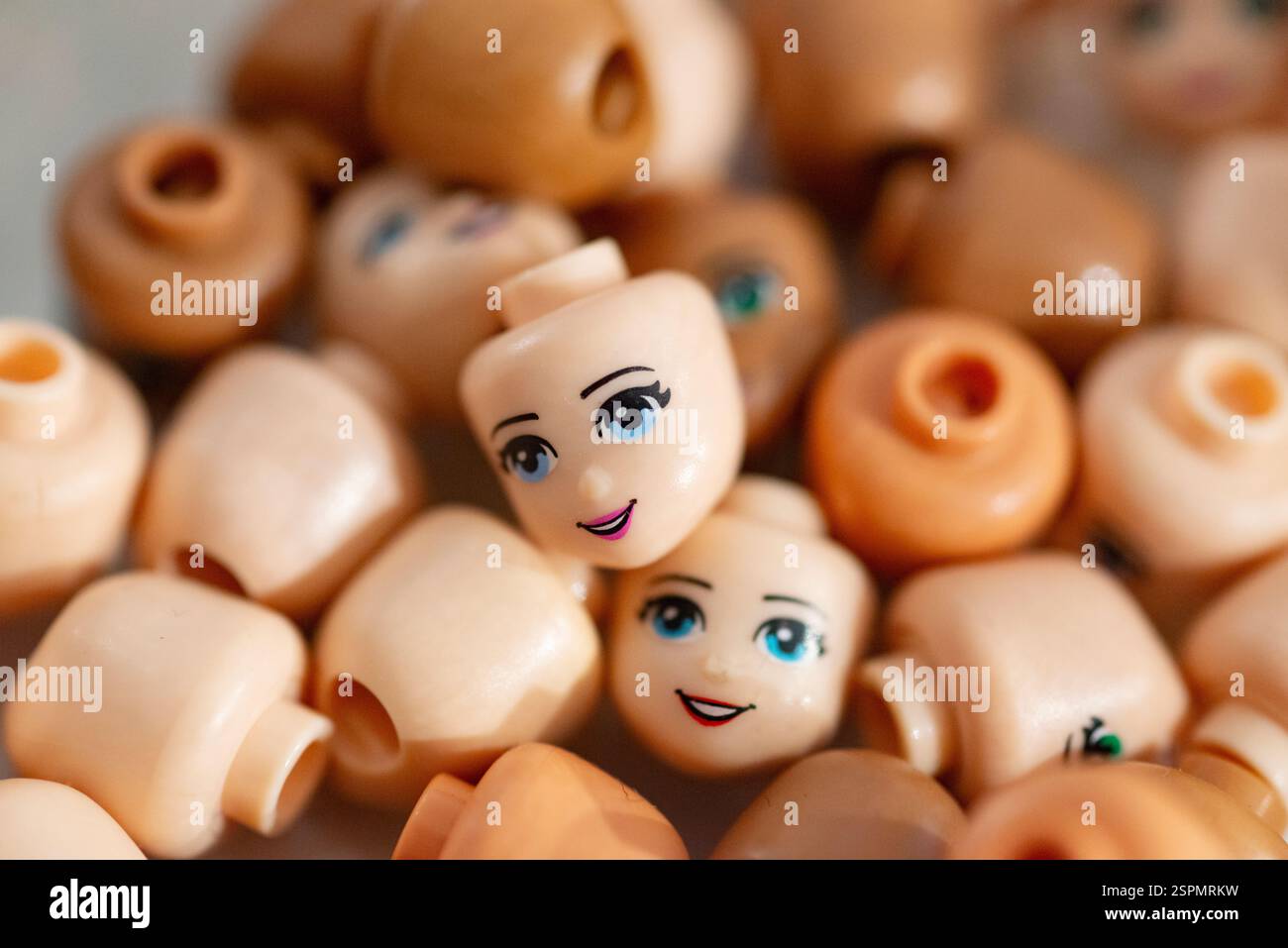 Lego head hi-res stock photography and images - Alamy