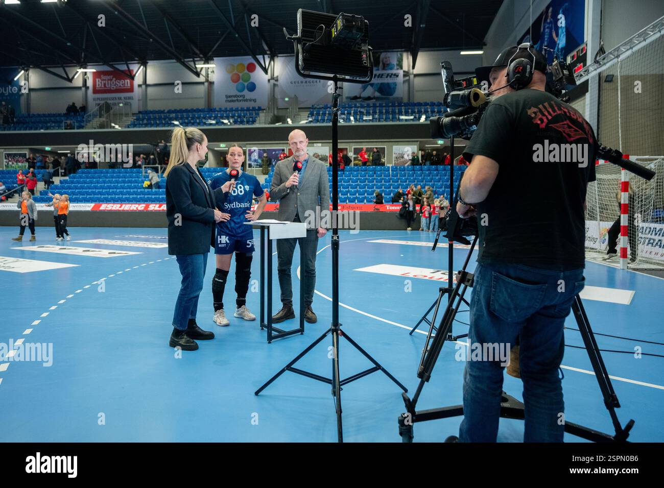 Tv2 sport hi-res stock photography and images - Alamy
