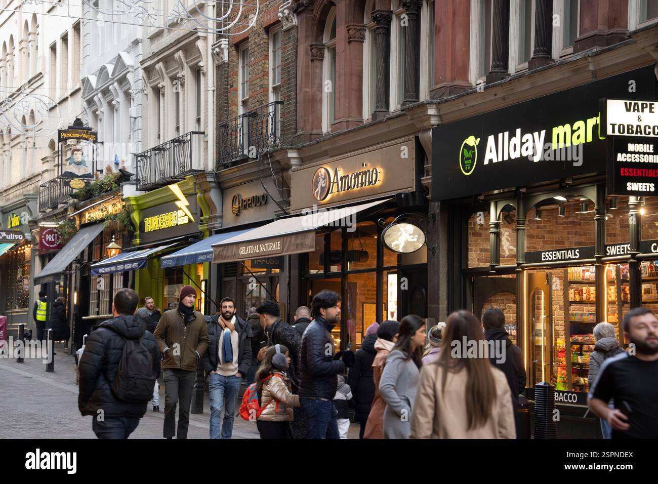 Allday mart hi-res stock photography and images - Alamy