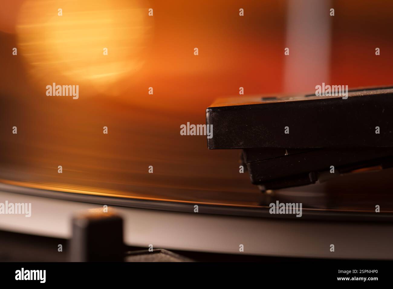 Retro record player vinyl hi-res stock photography and images - Alamy