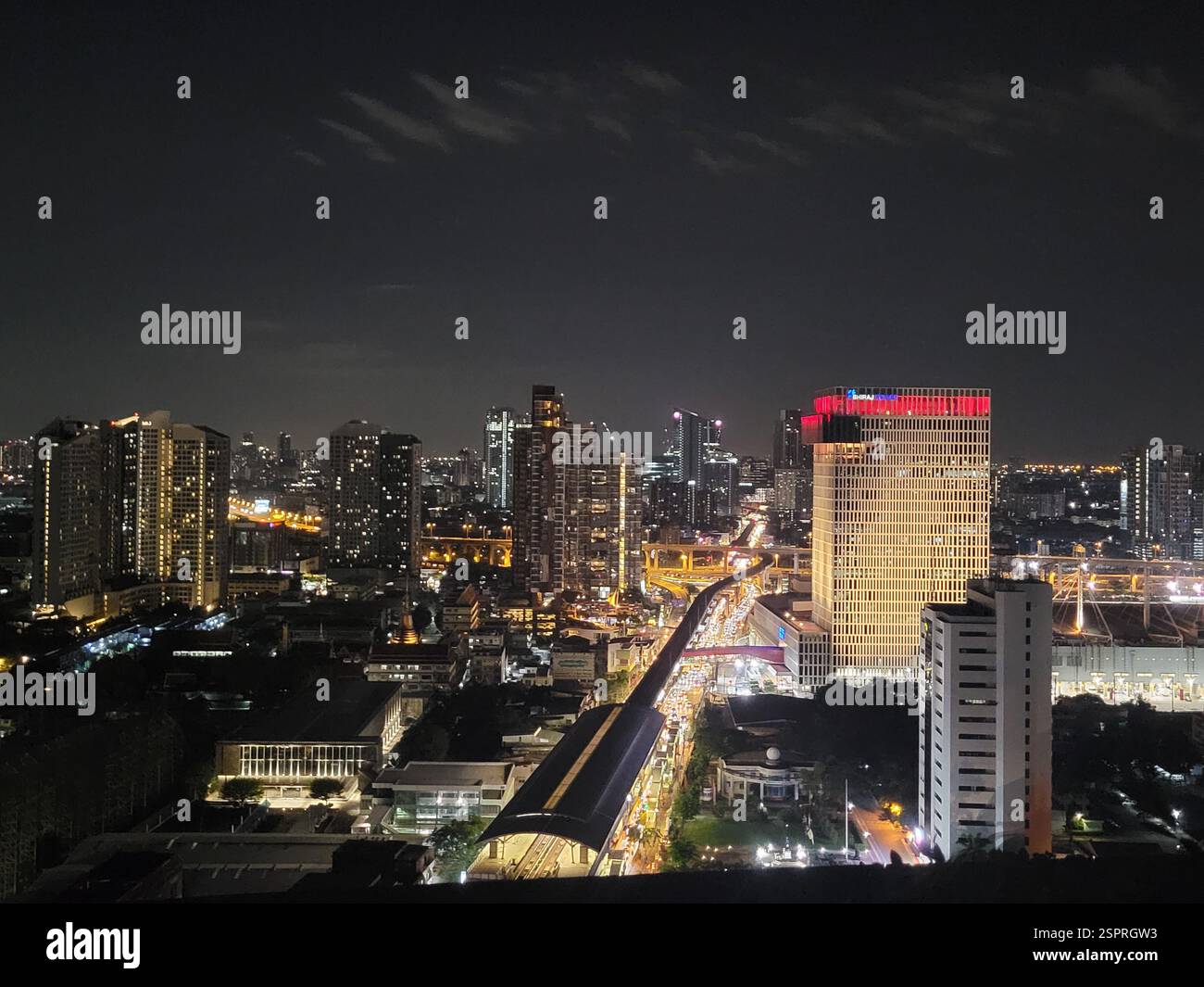 Bangkok city downtown modern skyscraper hi-res stock photography and ...