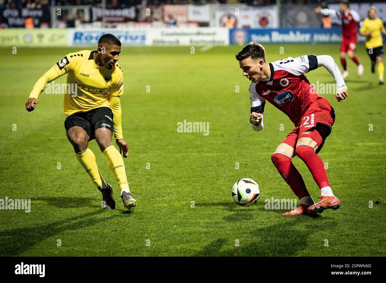 Said el Mala (FC Viktoria K?ln, 22), Florian Heister (Alemannia Aachen, 19) im Zweikampf ; K?ln ...