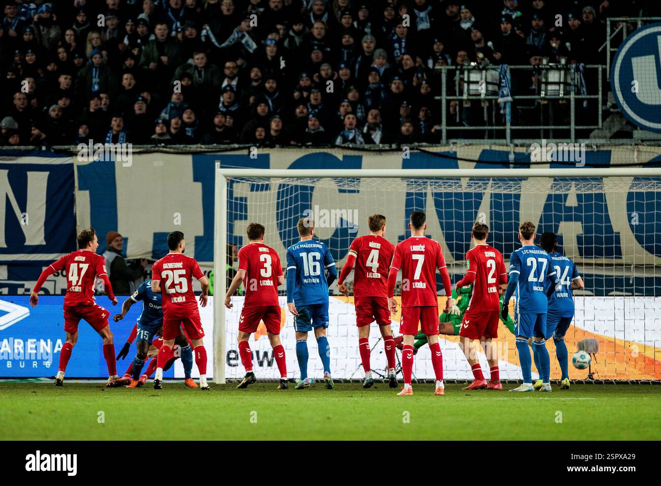 Magdeburg, Deutschland. 14th Feb, 2025. Daniel Heber (1. FC Magdeburg, 15) schie?t das 1:0 ...