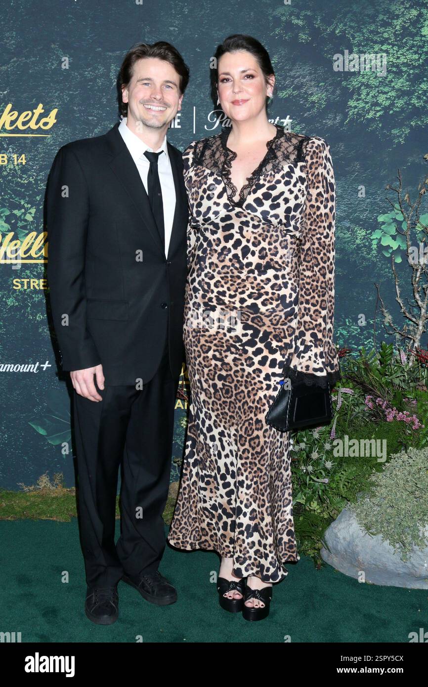 Jason Ritter, Melanie Lynskey at arrivals for YELLOWJACKETS Season 3 ...
