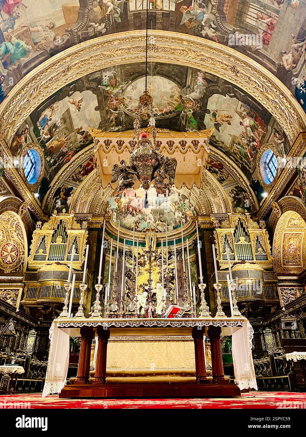 Religious altar design hi-res stock photography and images - Alamy