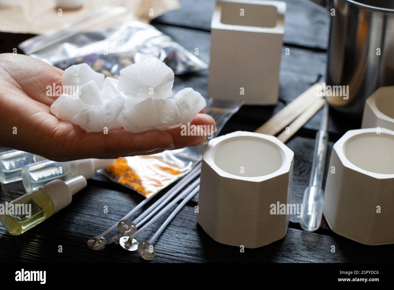 The process of making scented candles at home, make candles with your ...