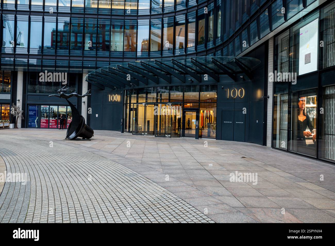 100 Liverpool Street North Lobby on Broadgate Circle. Architect Hopkins ...