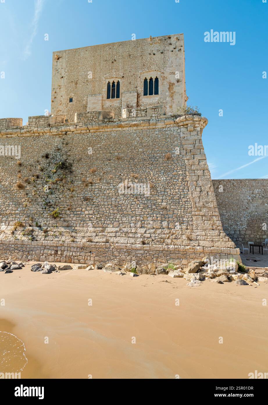 Pozzallo hi-res stock photography and images - Alamy