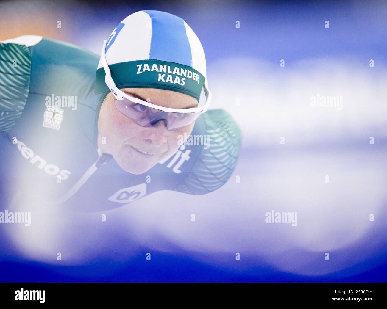 HEERENVEEN - Marijke Groenewoud in action on the women's 1500 meters ...