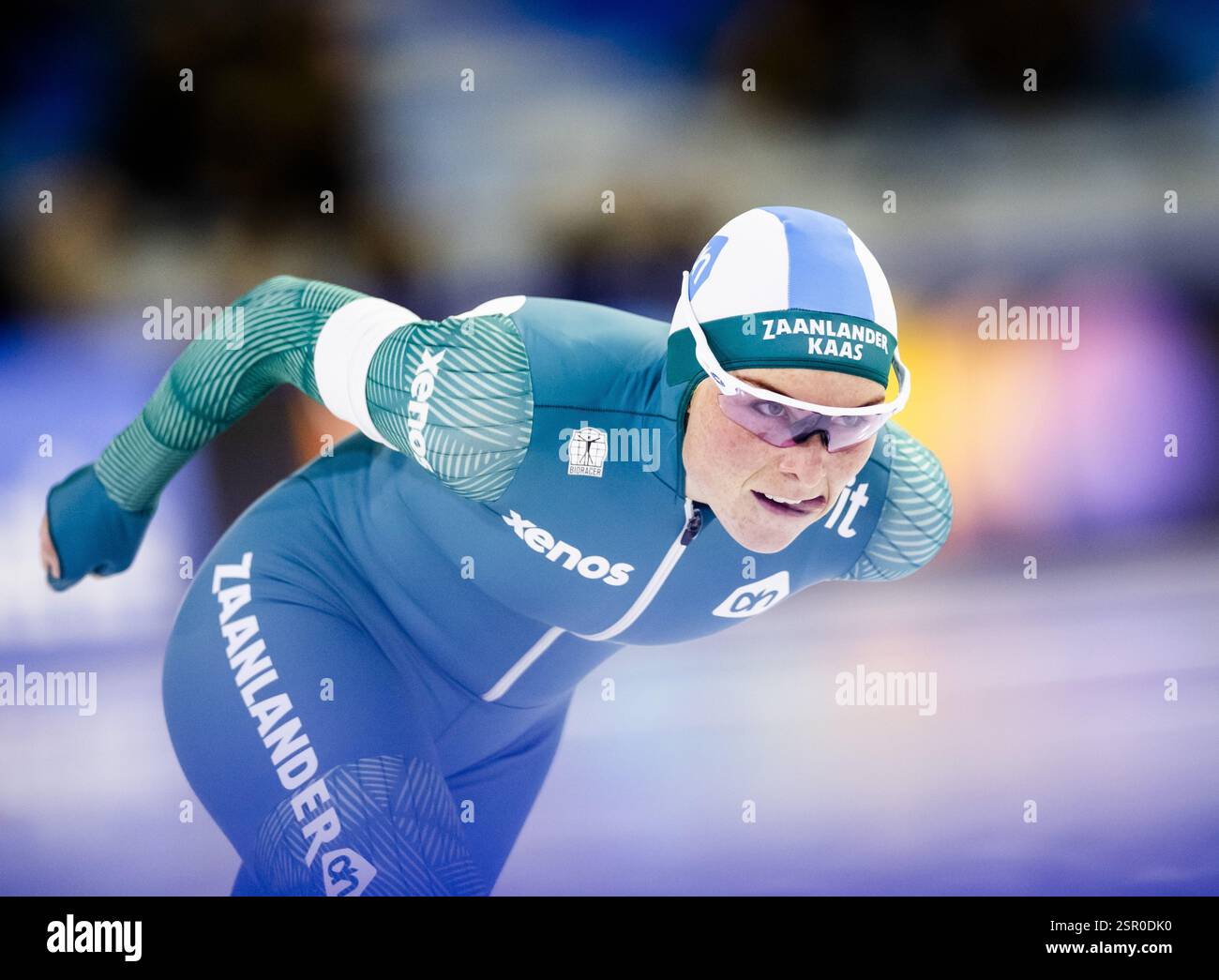 HEERENVEEN - Marijke Groenewoud in action on the women's 1500 meters ...