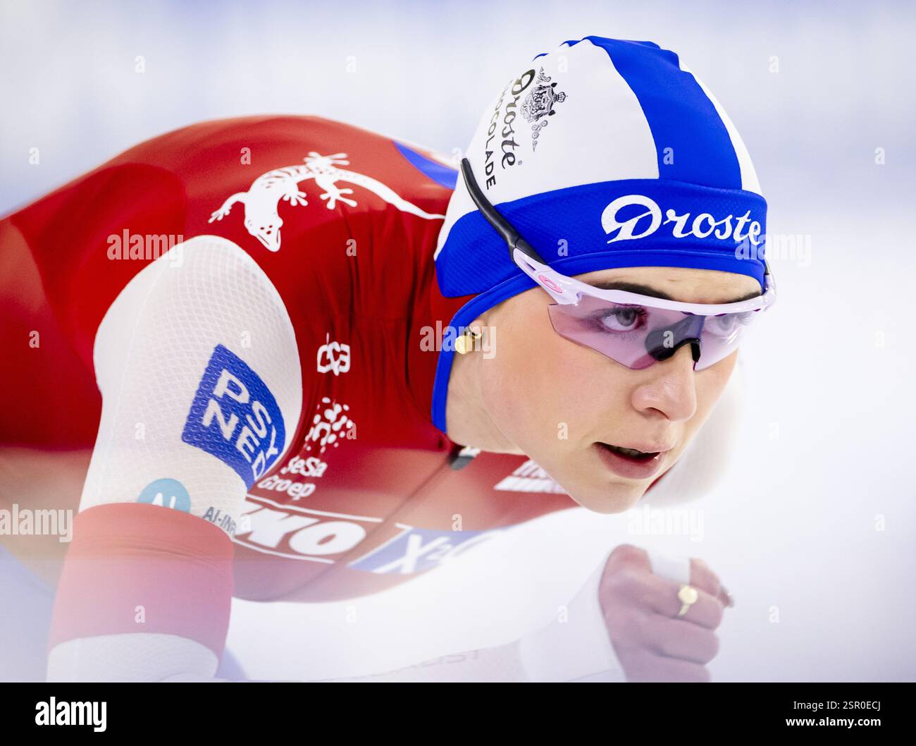 HEERENVEEN - Joy Beune in action on the women's 1500 meters during the ...