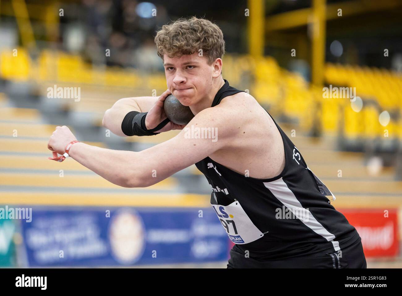 Dortmund, Deutschland. 14th Feb, 2025. Christoph Zierer (TSV Plattling ...