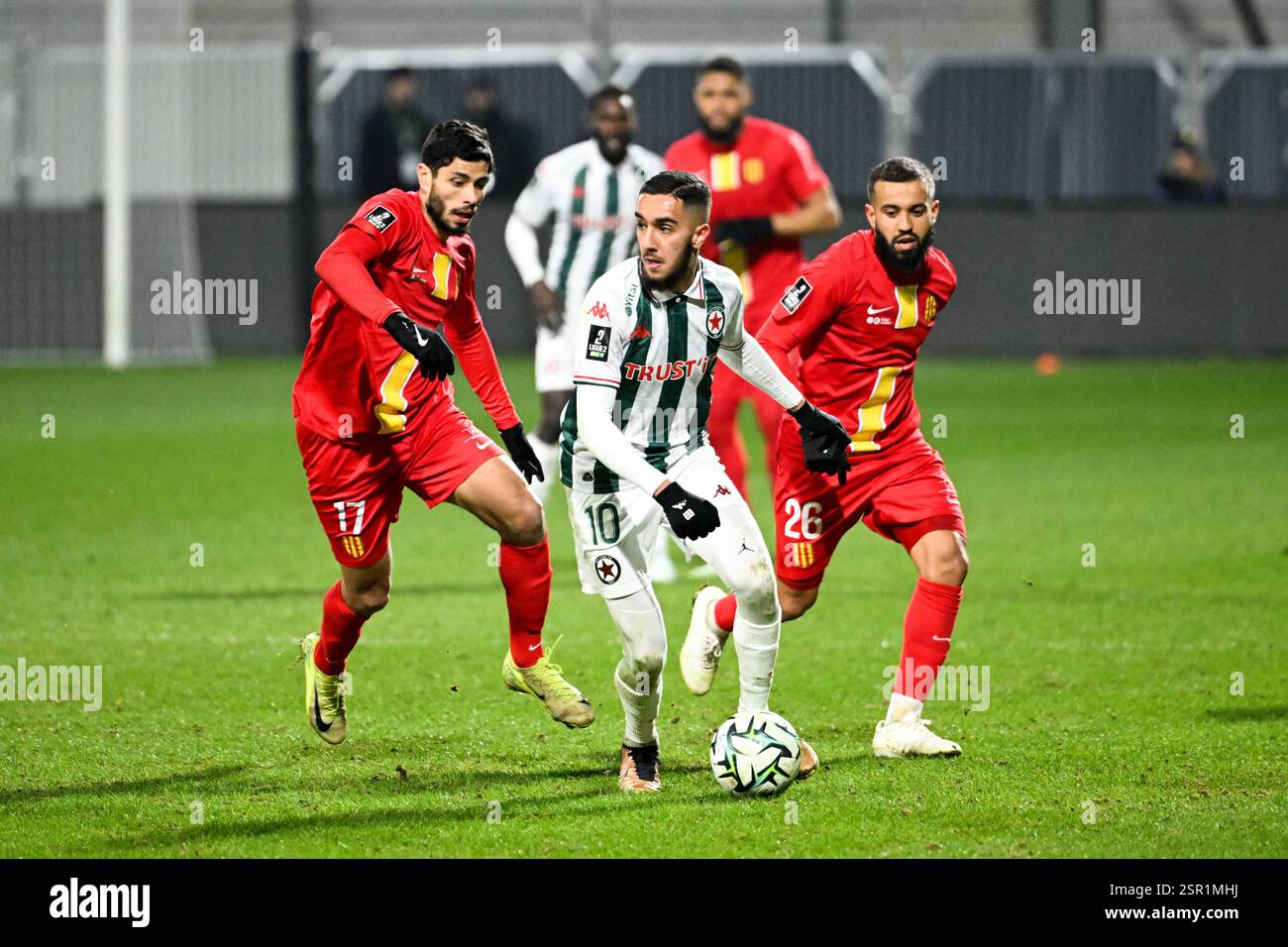 10 Merwan IFNAOUI (red) during the Ligue 2 BKT match between Red Star ...