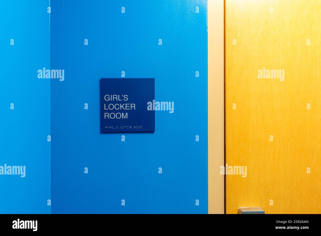 Girls locker room hi-res stock photography and images - Alamy