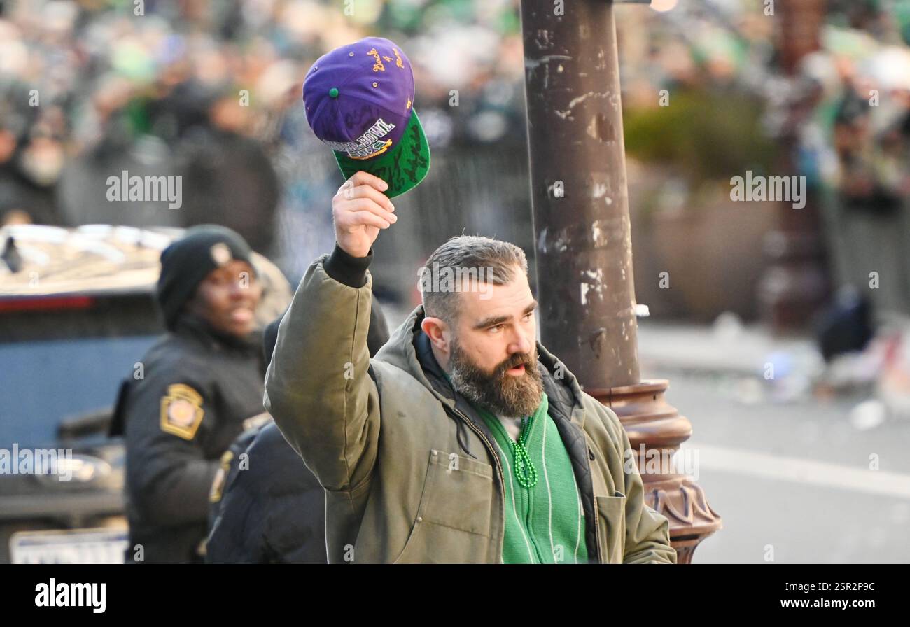 Philadelphia, Pennsylvania, USA. 14th Feb, 2025. JASON KELCE, greets ...