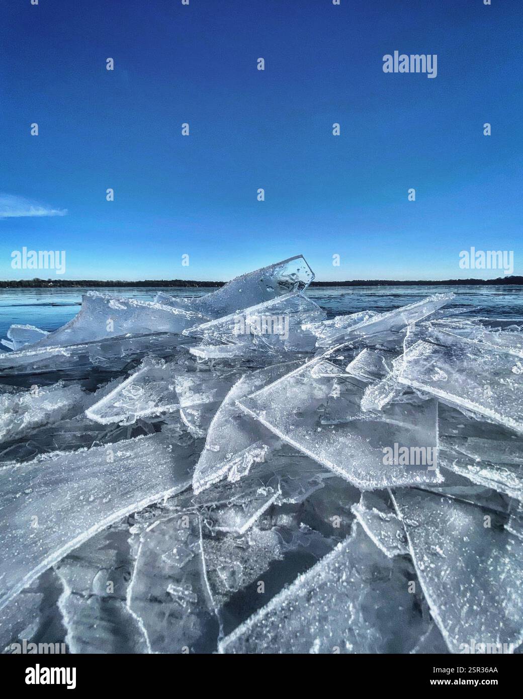 Shards ice pile up hi-res stock photography and images - Alamy