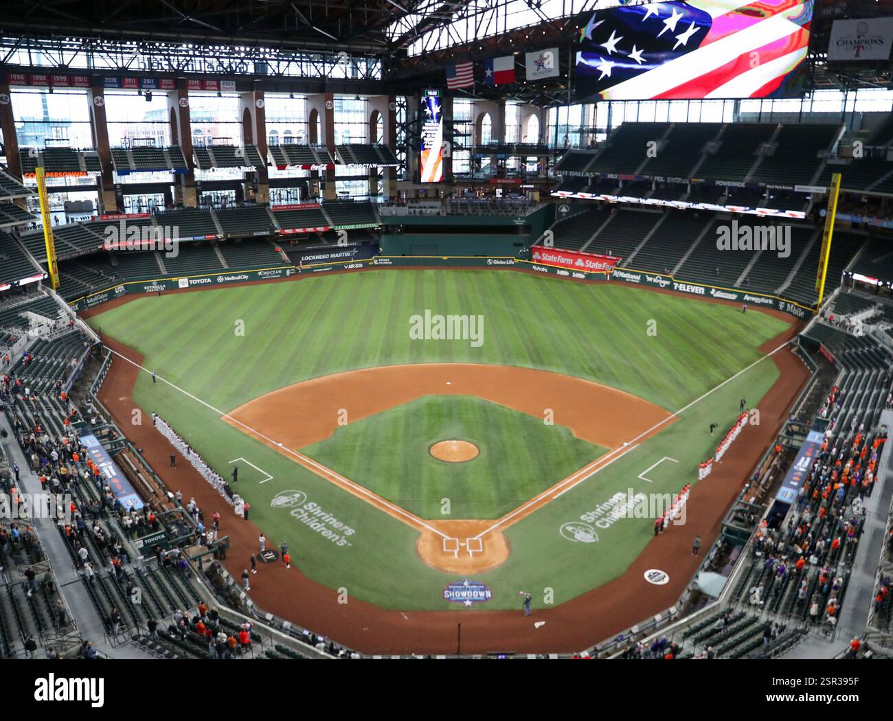 Arlington, Texas, USA. 14th Feb, 2025. The baseball teams of Oklahoma ...