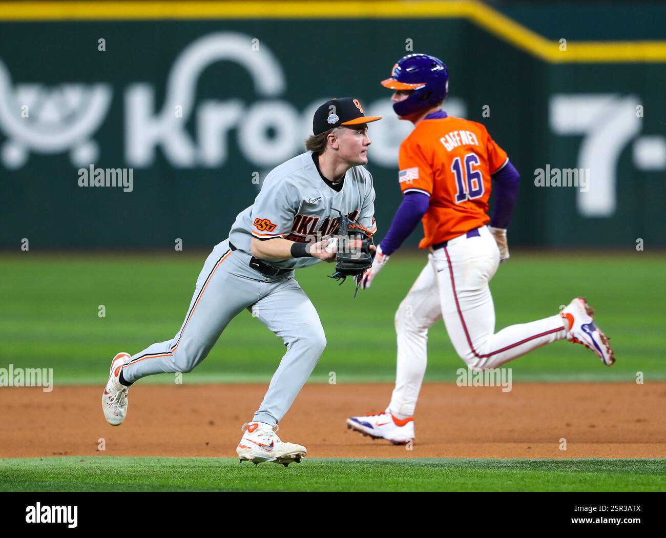 Arlington, Texas, USA. 14th Feb, 2025. OSU's BROCK THOMSPON (1) fields ...