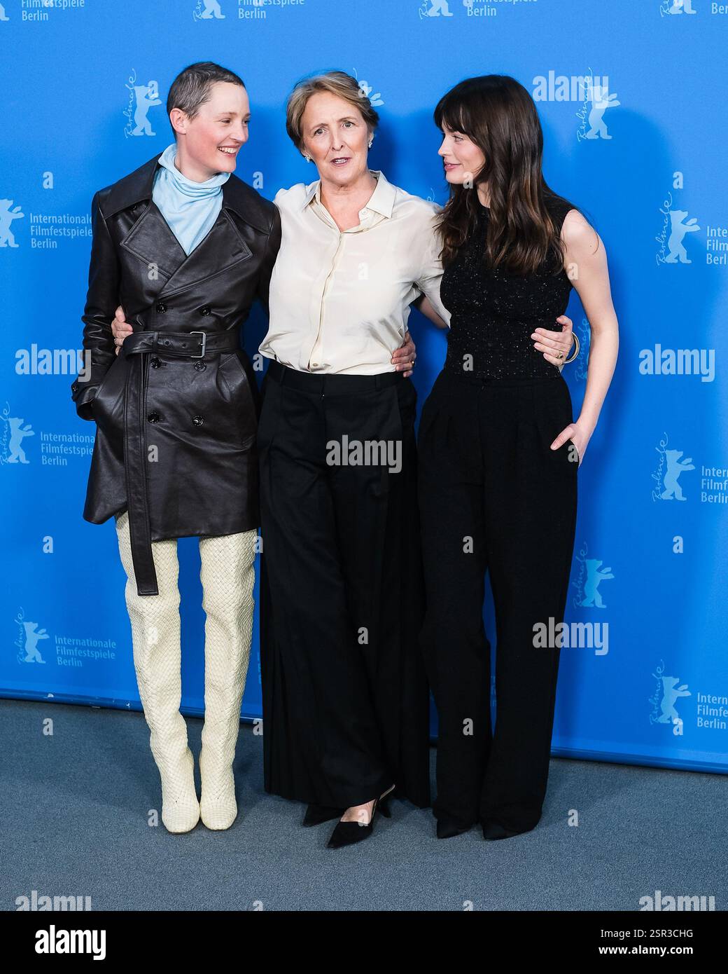 Vicky krieps and emma mackey hi-res stock photography and images - Alamy