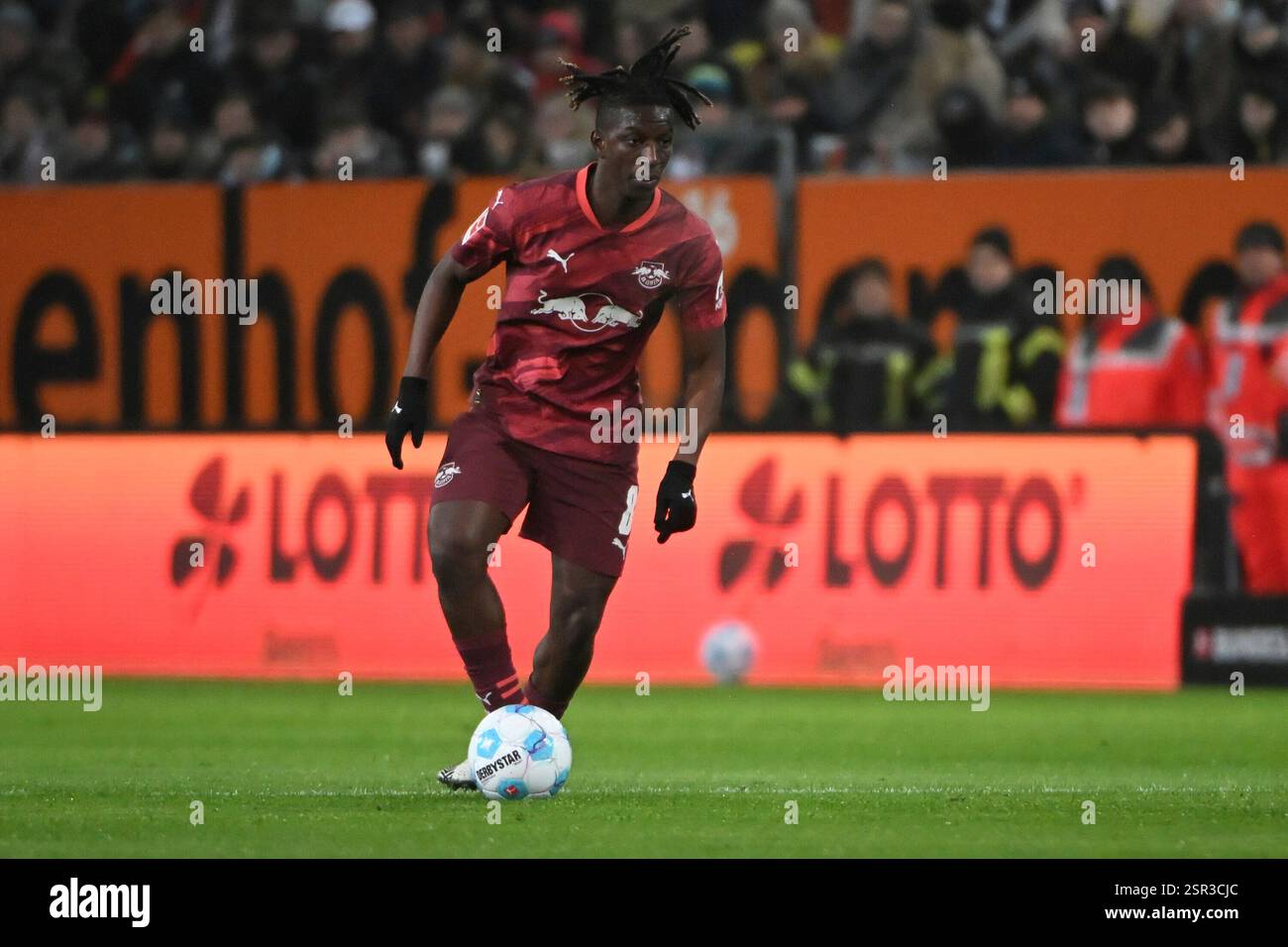 Augsburg, Deutschland. 14th Feb, 2025. Bild zeigt: Amadou Haidara (18 ...