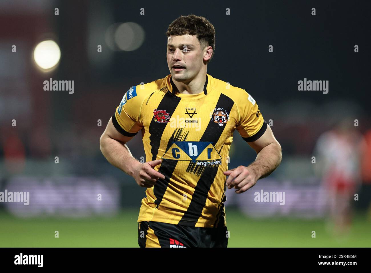 Kingston Upon Hull, UK. 14th Feb, 2025. Josh Simm of Castleford Tigers ...