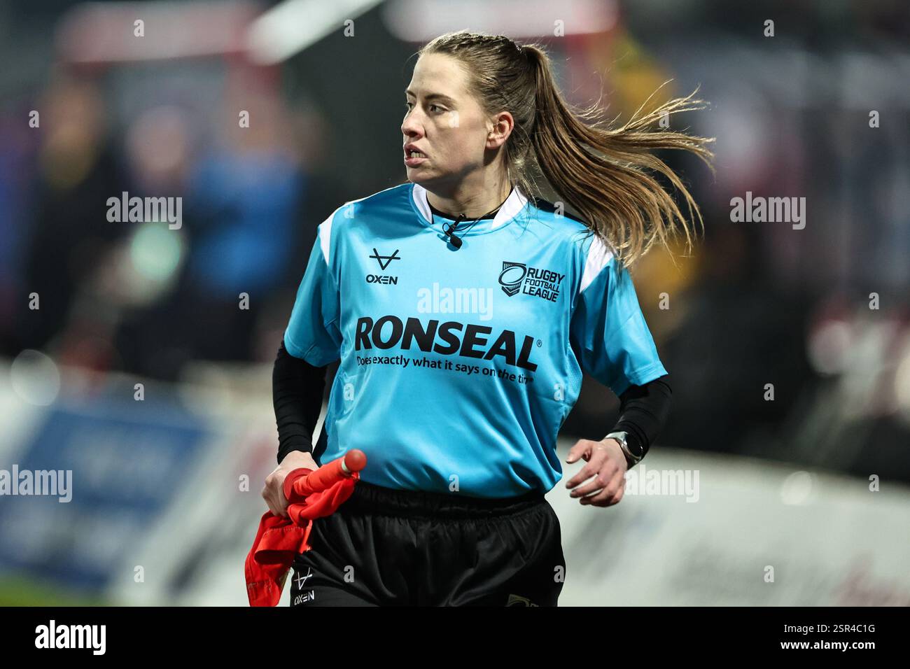 Kingston Upon Hull, UK. 14th Feb, 2025. Touch judge Tara Jones in ...