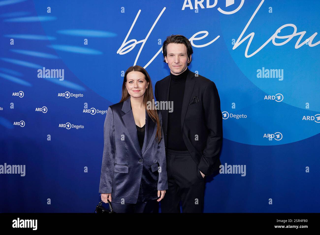Alice Dwyer und Sabin Tambrea bei der ARD Blue Hour im Rahmen der 75 ...