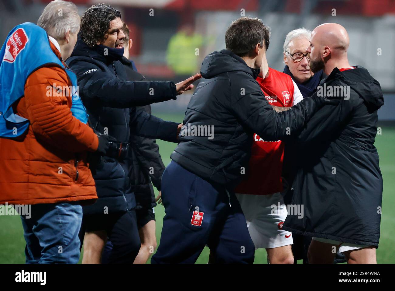 MAASTRICHT, NETHERLANDS - FEBRUARY 14: Bryan Smeets of MVV Maastricht ...