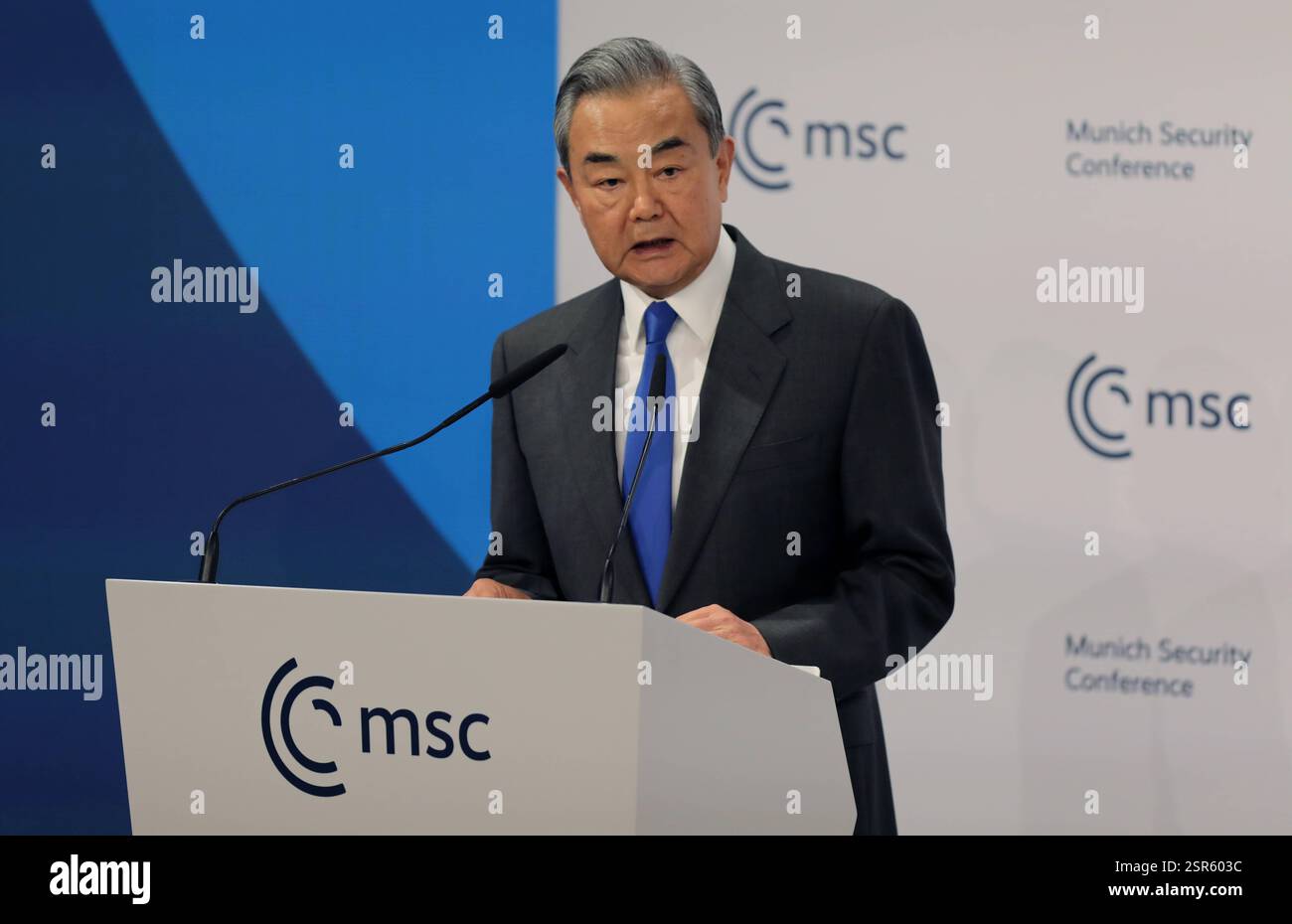 Der chinesische Direktor der Zentralen Kommission für auswärtige ...