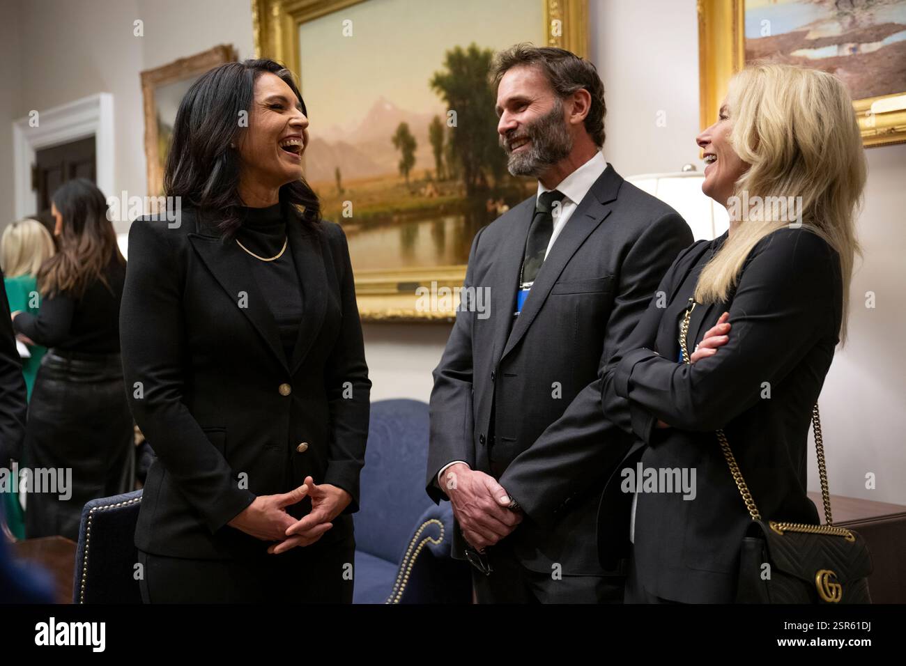 Tulsi Gabbard’s is sworn in as Director of National Intelligence at the ...