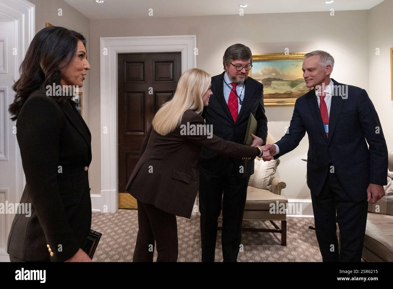 Tulsi Gabbard’s is sworn in as Director of National Intelligence at the ...