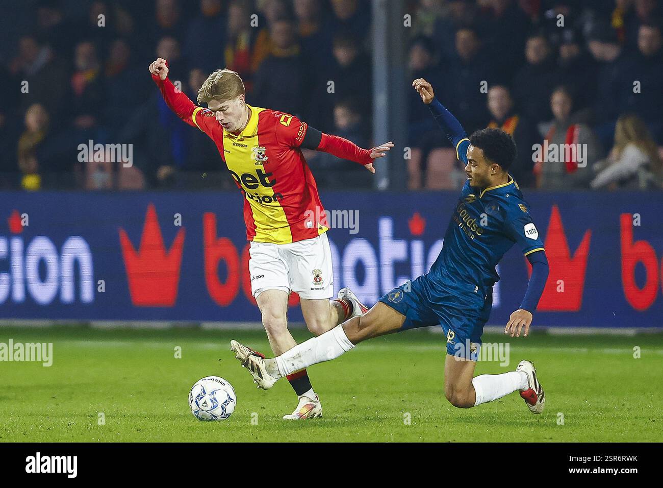 Deventer, Netherlands. 14th Feb, 2025. DEVENTER, Stadium De ...