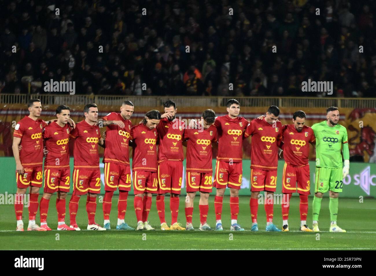 Catanzaro, Italy. 14th Feb, 2025. Team Catanzaro during Us Catanzaro vs ...