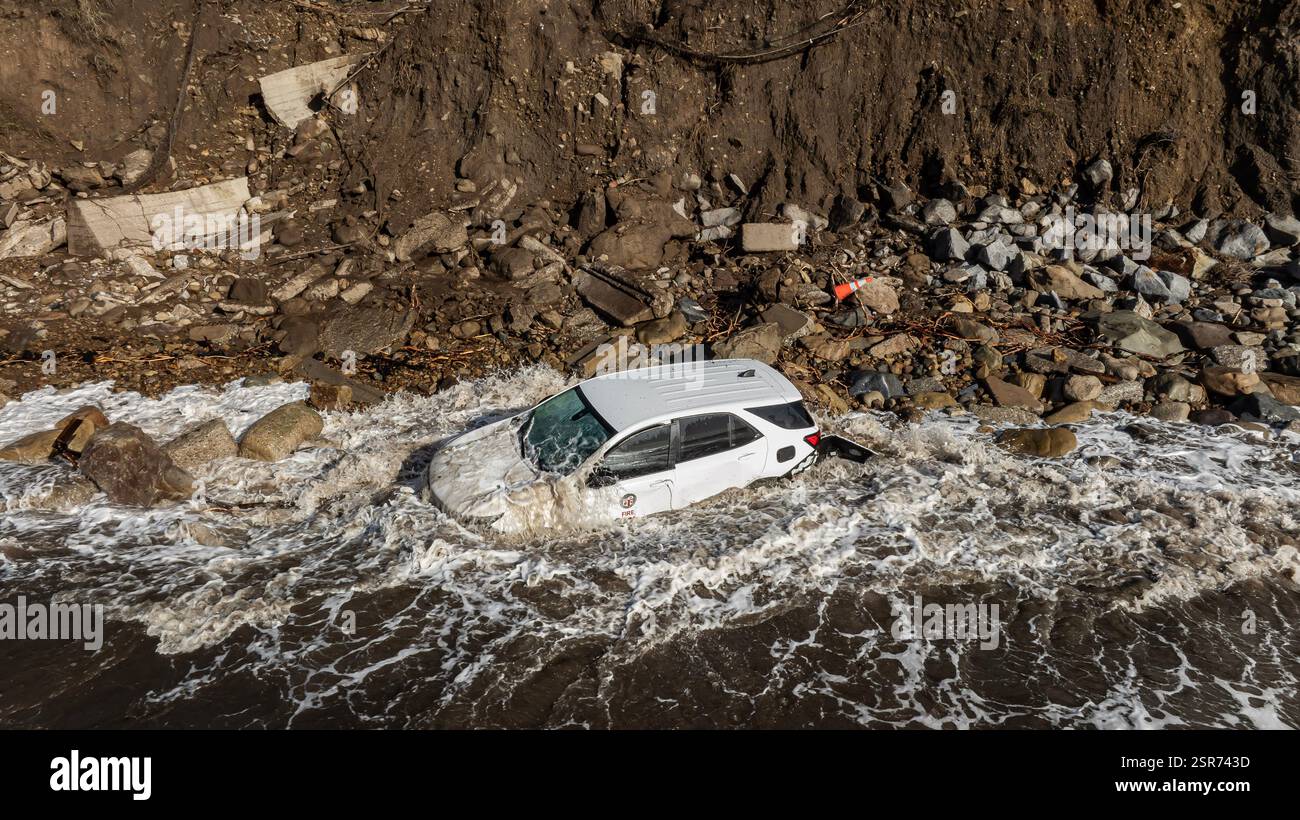 Pacific Palisades, USA. 14th Feb, 2025. Mudslide damage along Pacific ...