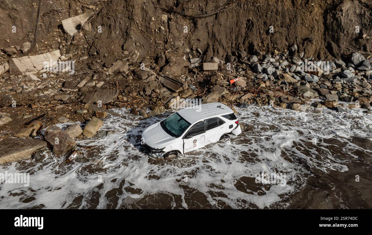 Pacific Palisades, USA. 14th Feb, 2025. Mudslide damage along Pacific ...