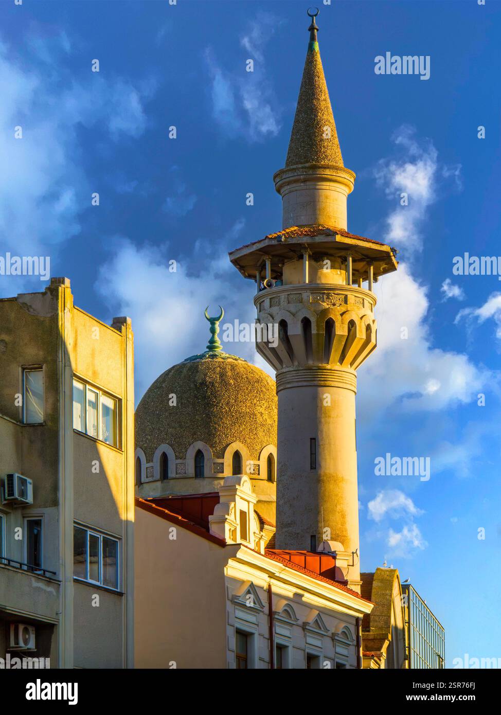 Romanian mosque hi-res stock photography and images - Alamy