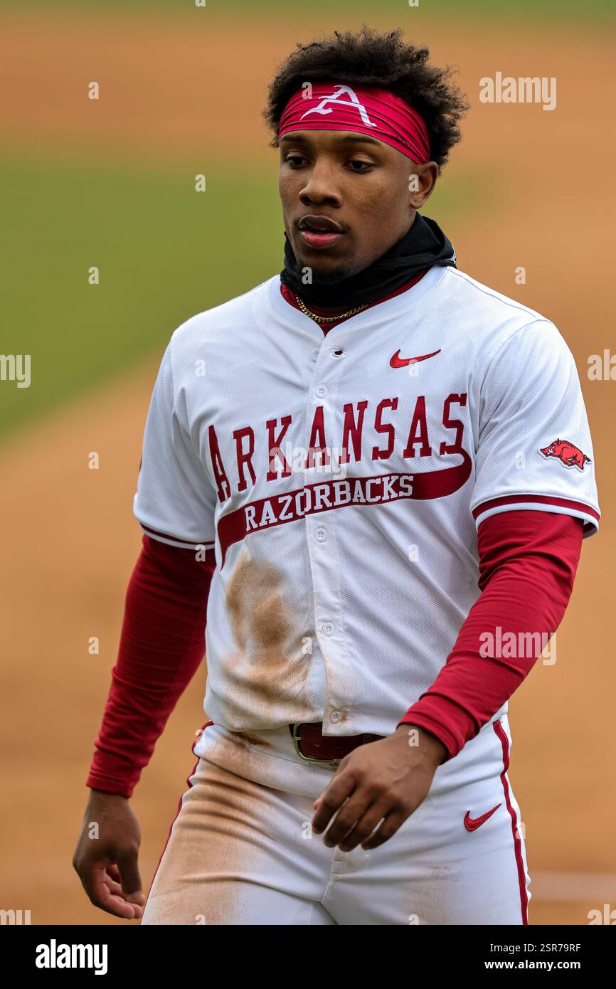 Justin Thomas Jr. 14th Feb, 2025. (4) Razorback outfielder makes his ...