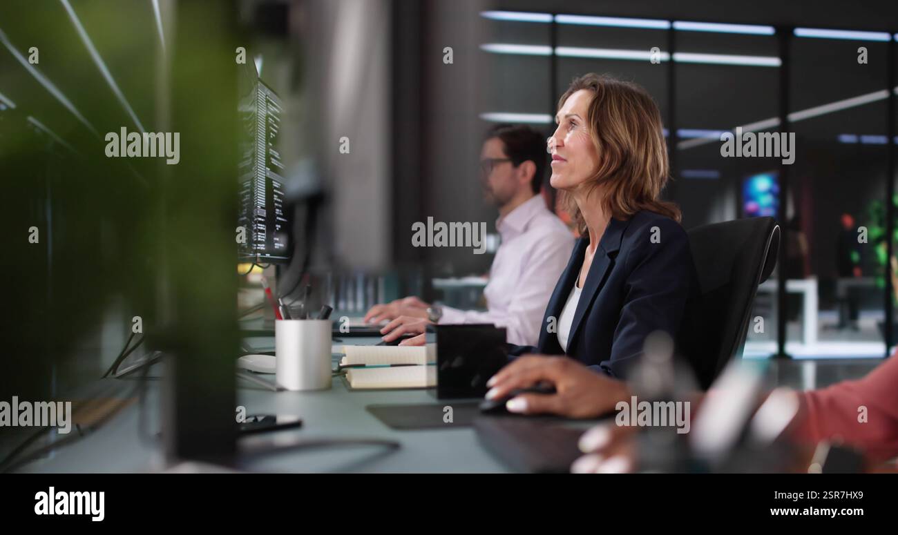 Collaborating programmers hi-res stock photography and images - Alamy