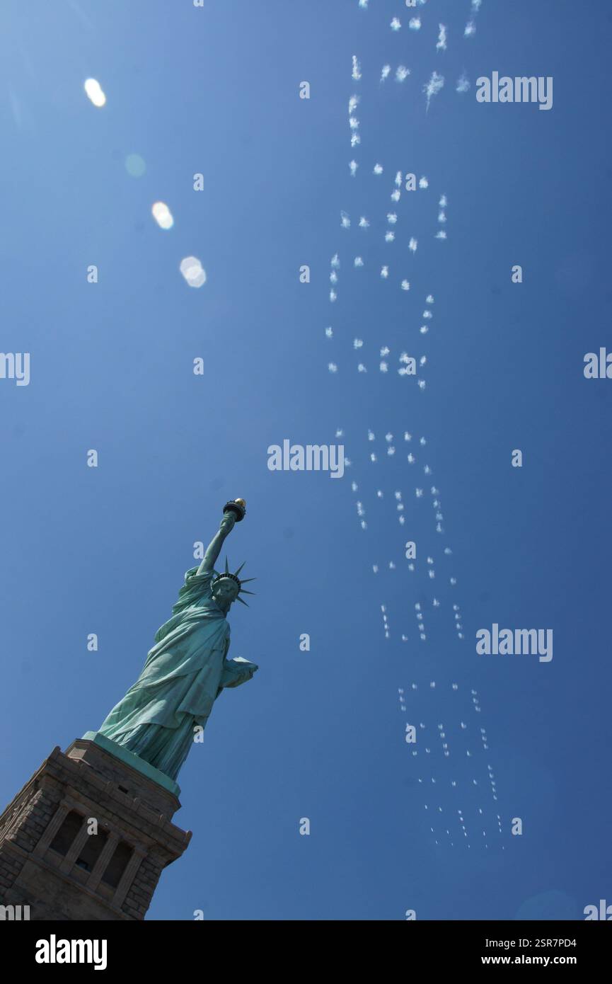 Close-up reveals New York's Statue of Liberty's weathered copper face ...