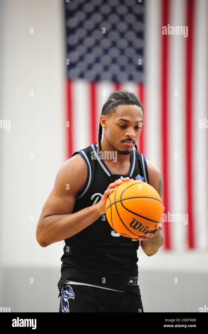 Jersey City, USA. 14th Feb, 2025. Saint Peter's Armoni Zeigler (5) at ...