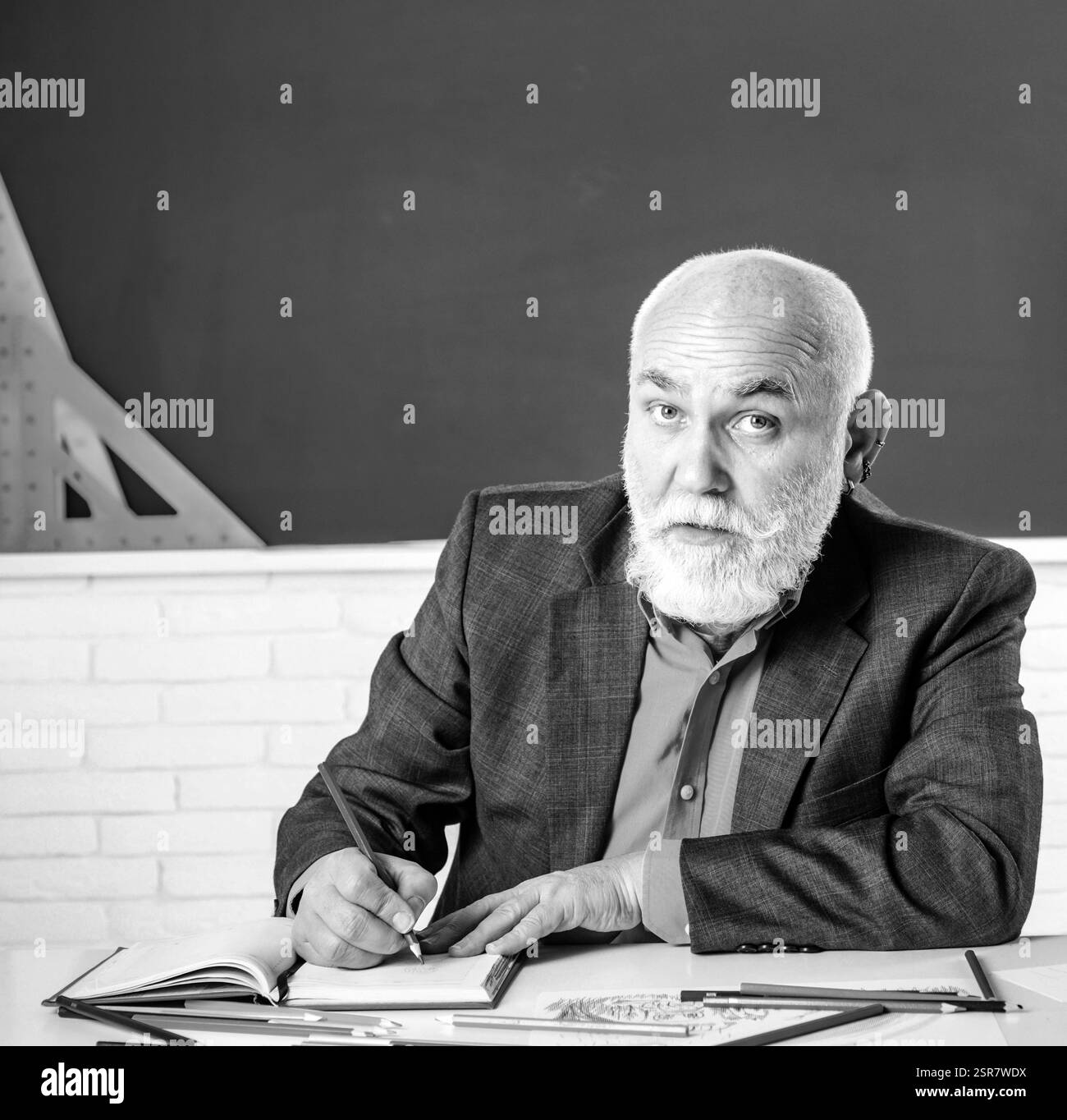 The teacher is waiting for the students. The senior teacher knows more ...