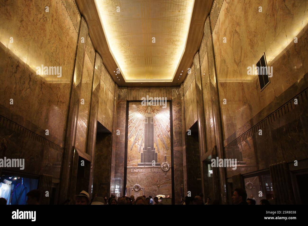 New York, Manhattan. The Empire State Building dominates the scene, a ...