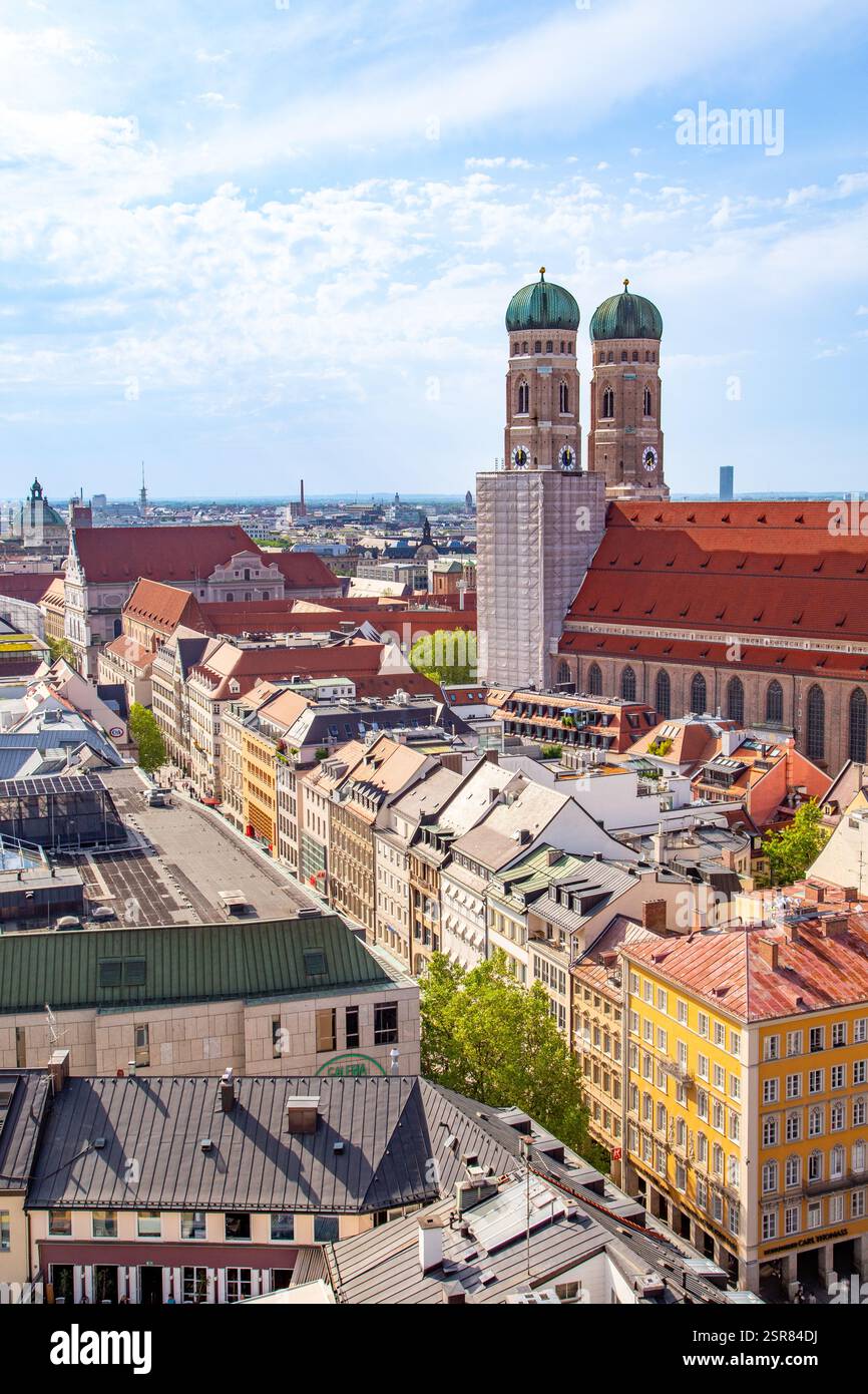 Beautiful super wide-angle sunny aerial view of Munich, Bayern, Bavaria ...