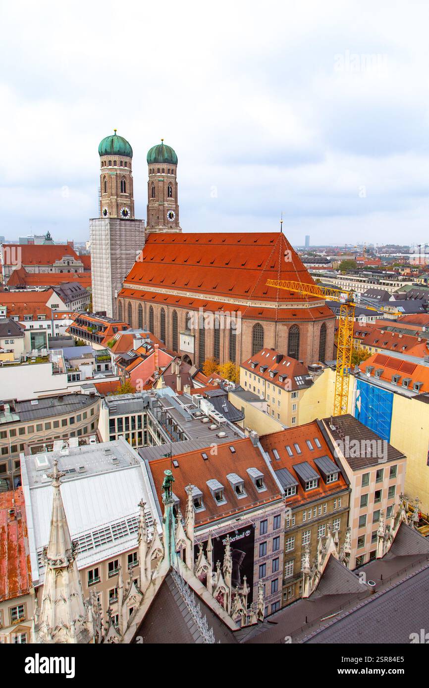Beautiful super wide-angle sunny aerial view of Munich, Bayern, Bavaria ...
