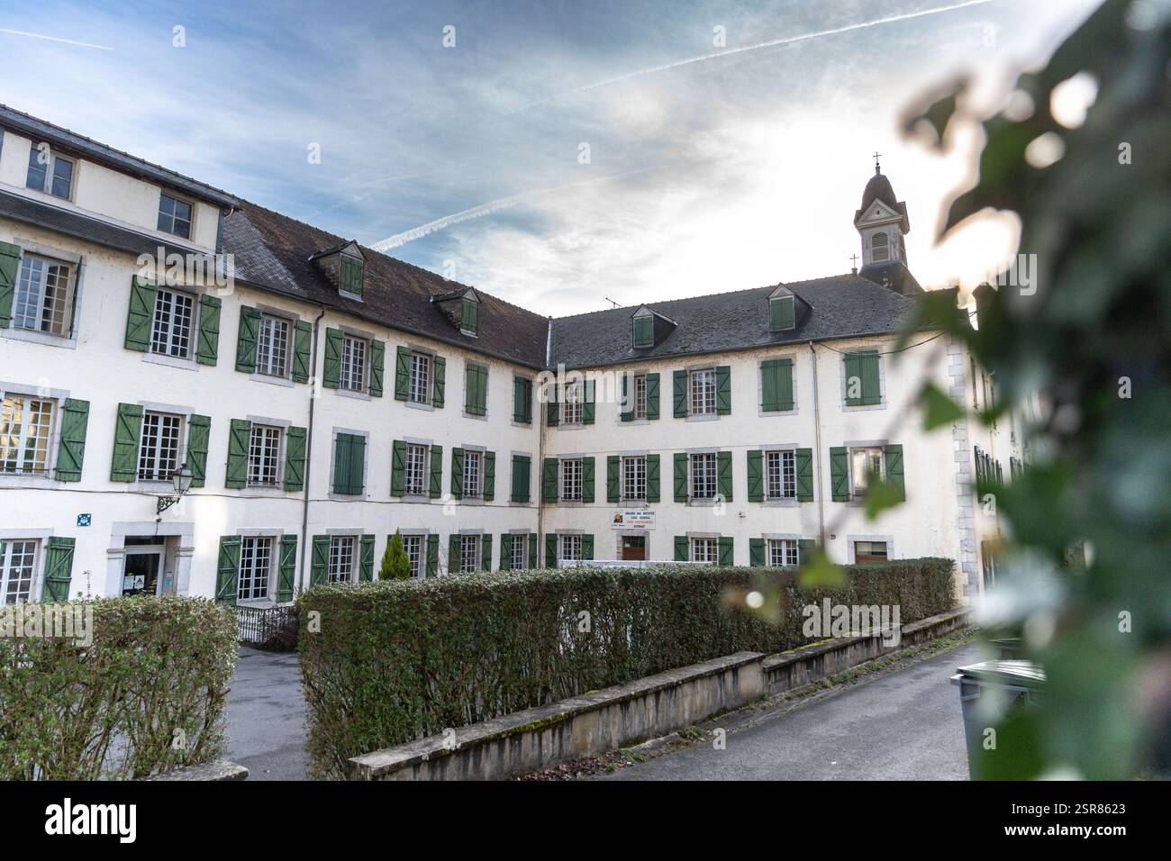 France, Pyrénées Atlantique, Février 2025, Vue du collège Le Beau ...